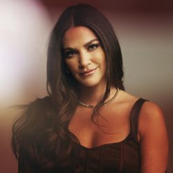 Hannah Ellis Interview - Writing Her Songs, That Girl Album